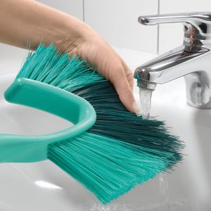 Cepillo para Techos y esquinas Dusty con cabo Leifheit extensible 1,90
